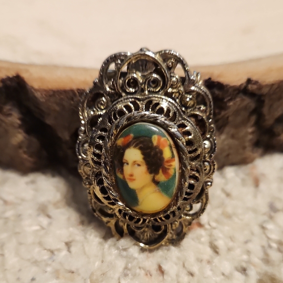 Gerry'S | Jewelry | Vintage Gerrys Portrait Design Gold Tone Brooch ...